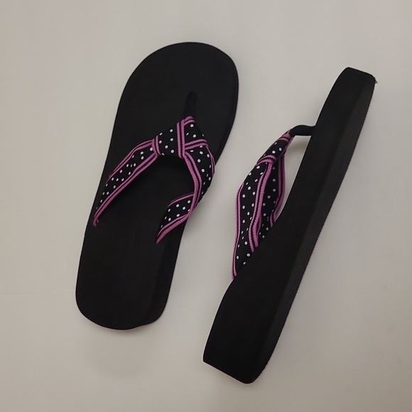 Relativity | Shoes | Relativity Flip Flop Sandals Platform Black Pink ...